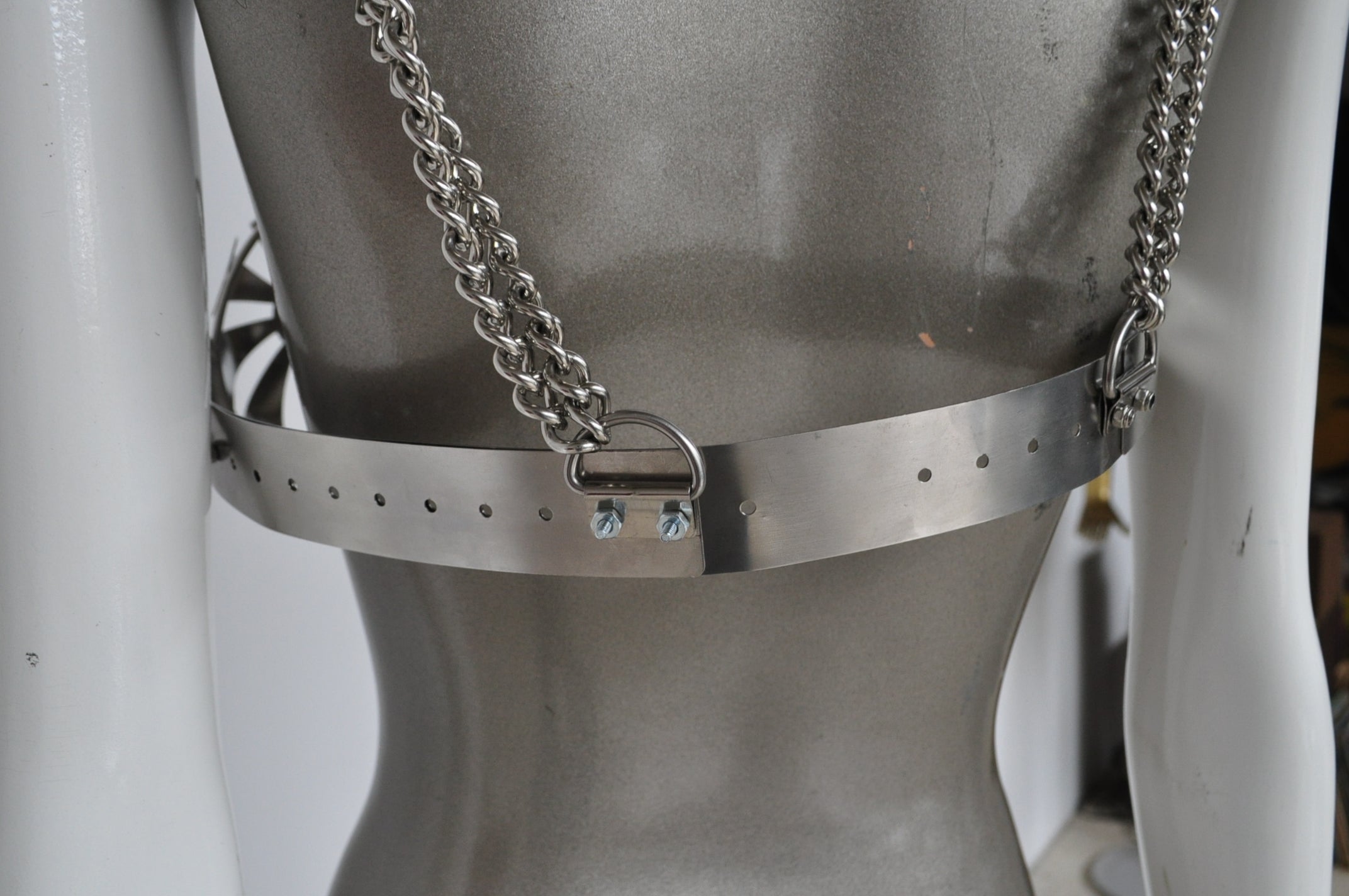 Metal Bra from the 80s Fetish avant garde fashion – Vintage Le Monde