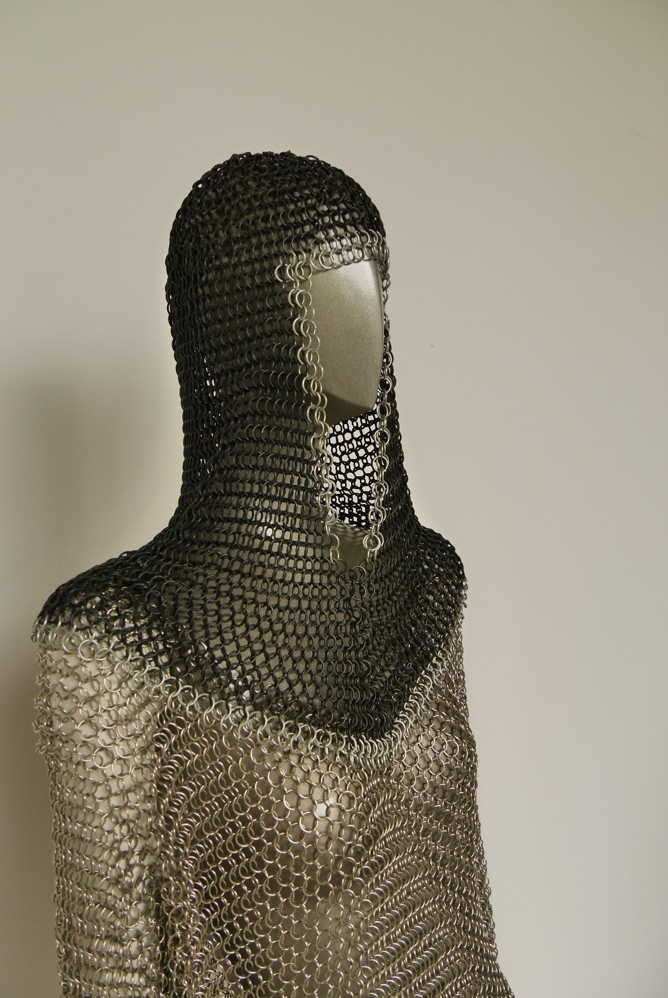 70s Metal mesh Hood – Vintage Le Monde