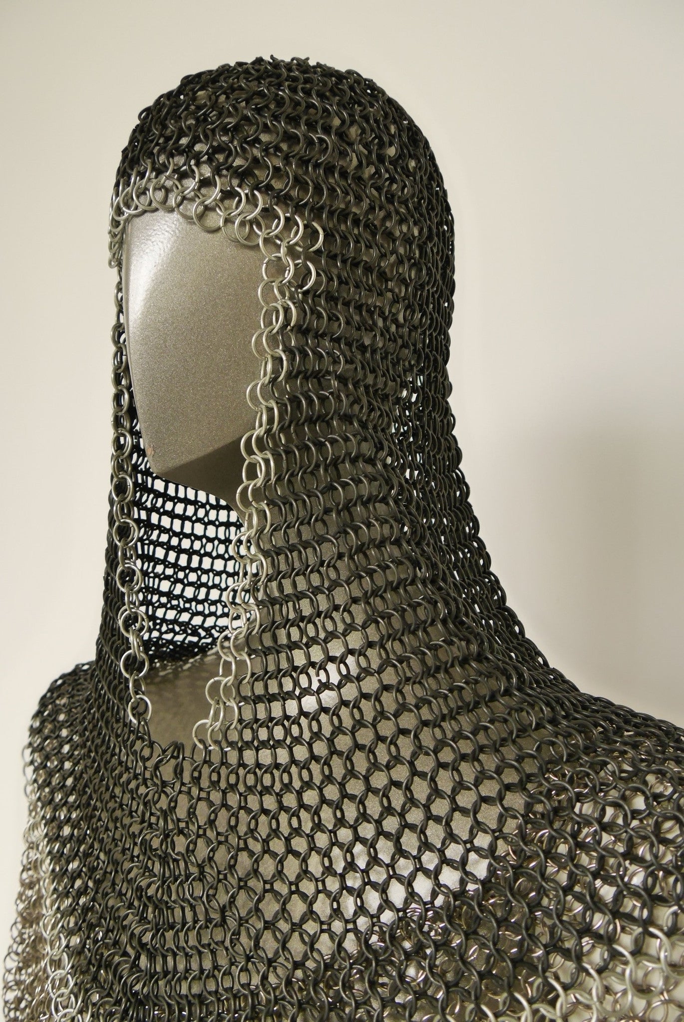 70s Metal mesh Hood – Vintage Le Monde